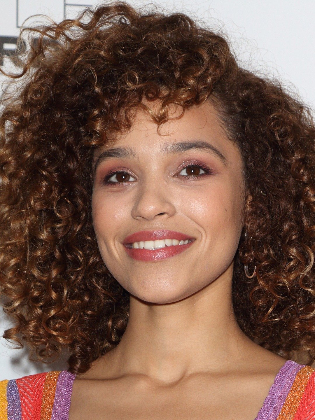 Izzy Bizu's Instagram, Twitter & Facebook on IDCrawl