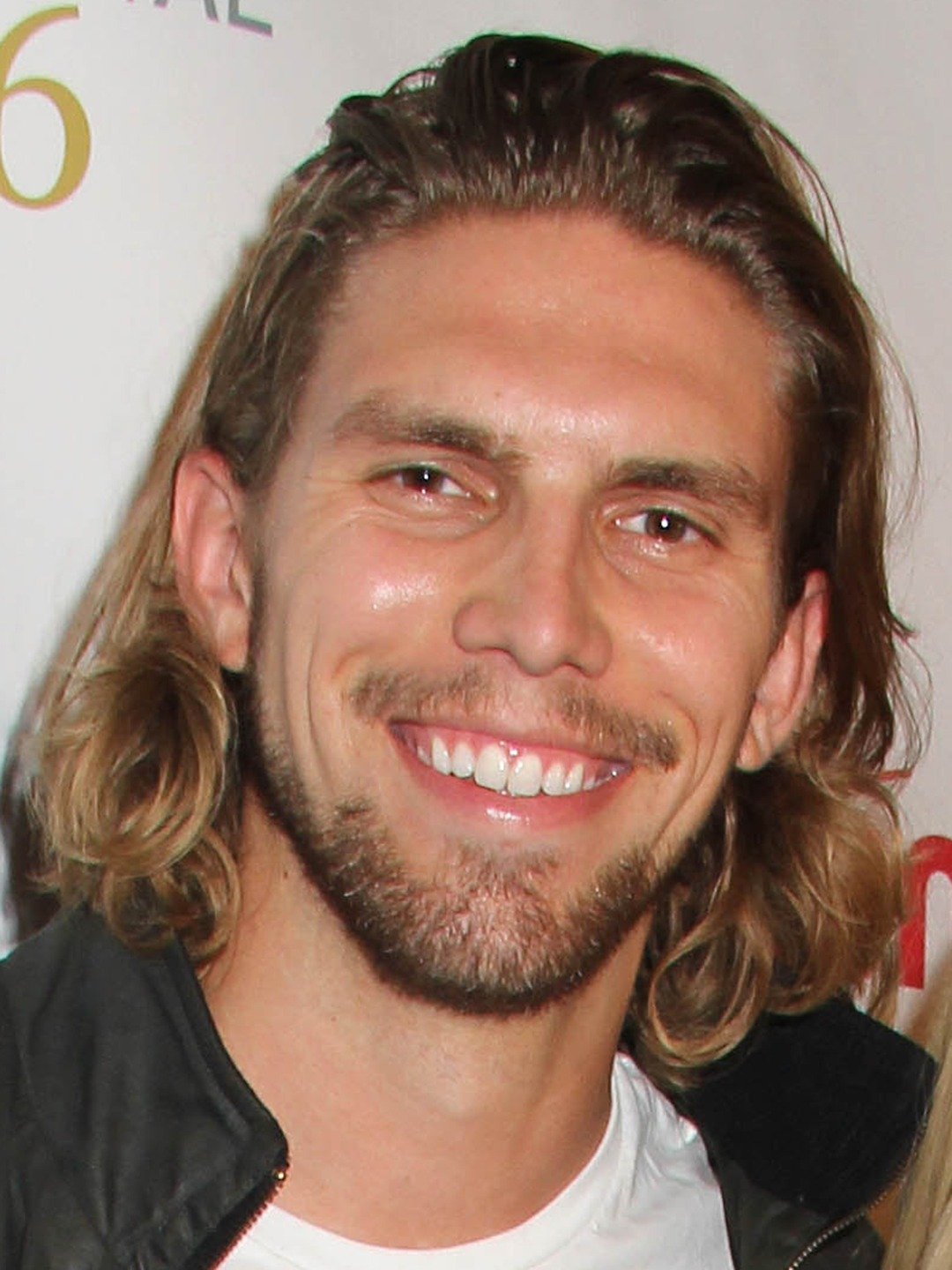 Matthew Holcomb Pictures - Rotten Tomatoes