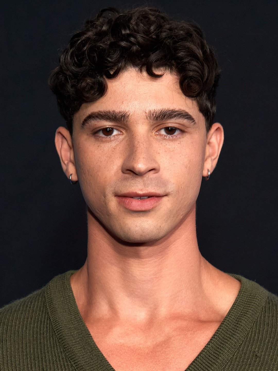 Isaac Powell Pictures - Rotten Tomatoes