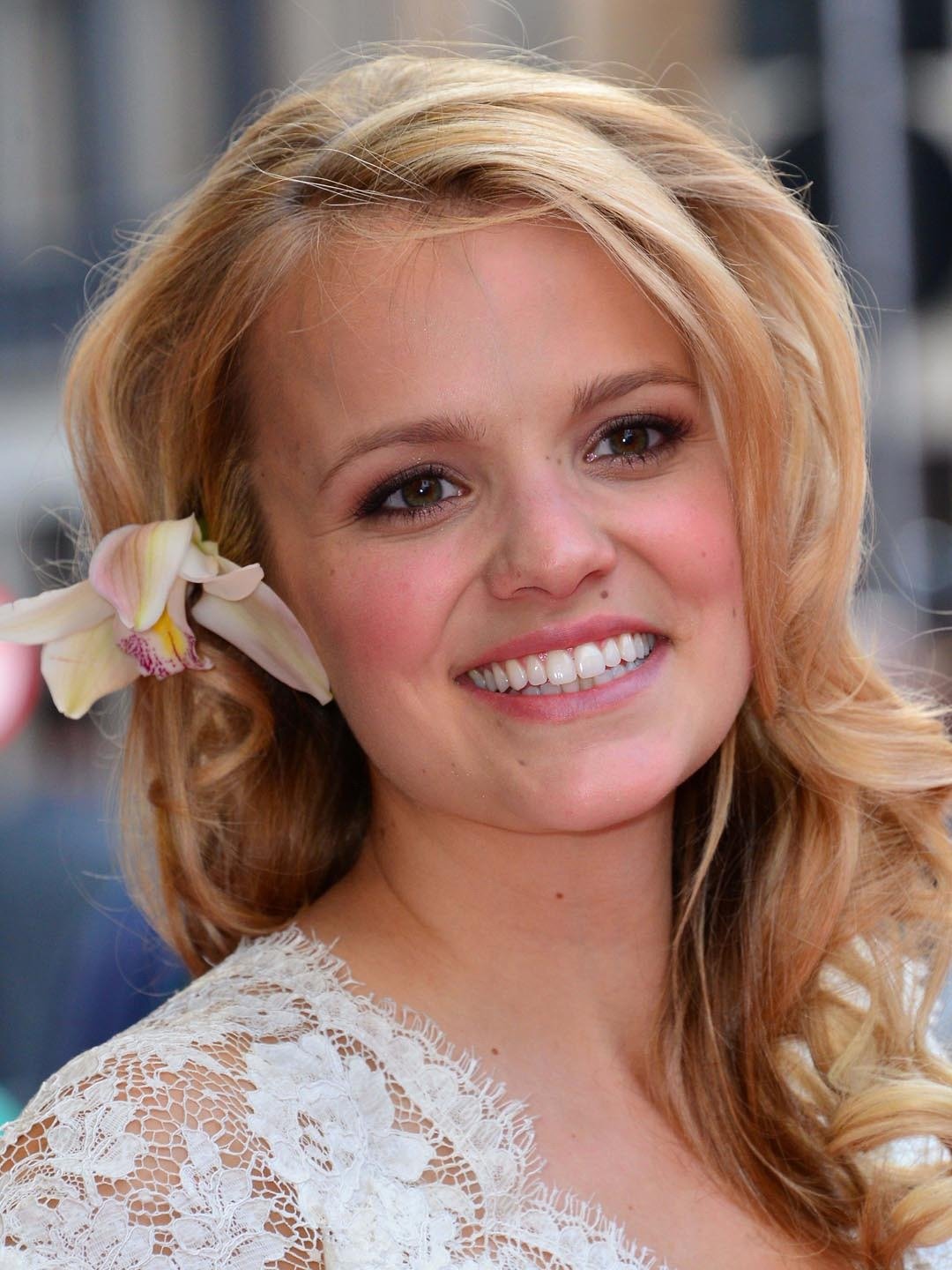 May Phelps's Instagram, Twitter & Facebook on IDCrawl