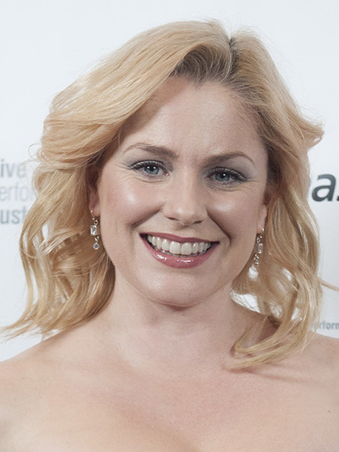 Holly Simon's Instagram, Twitter & Facebook on IDCrawl