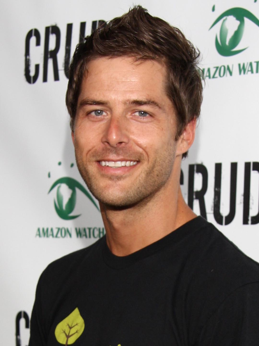 Darren Moore Pictures - Rotten Tomatoes