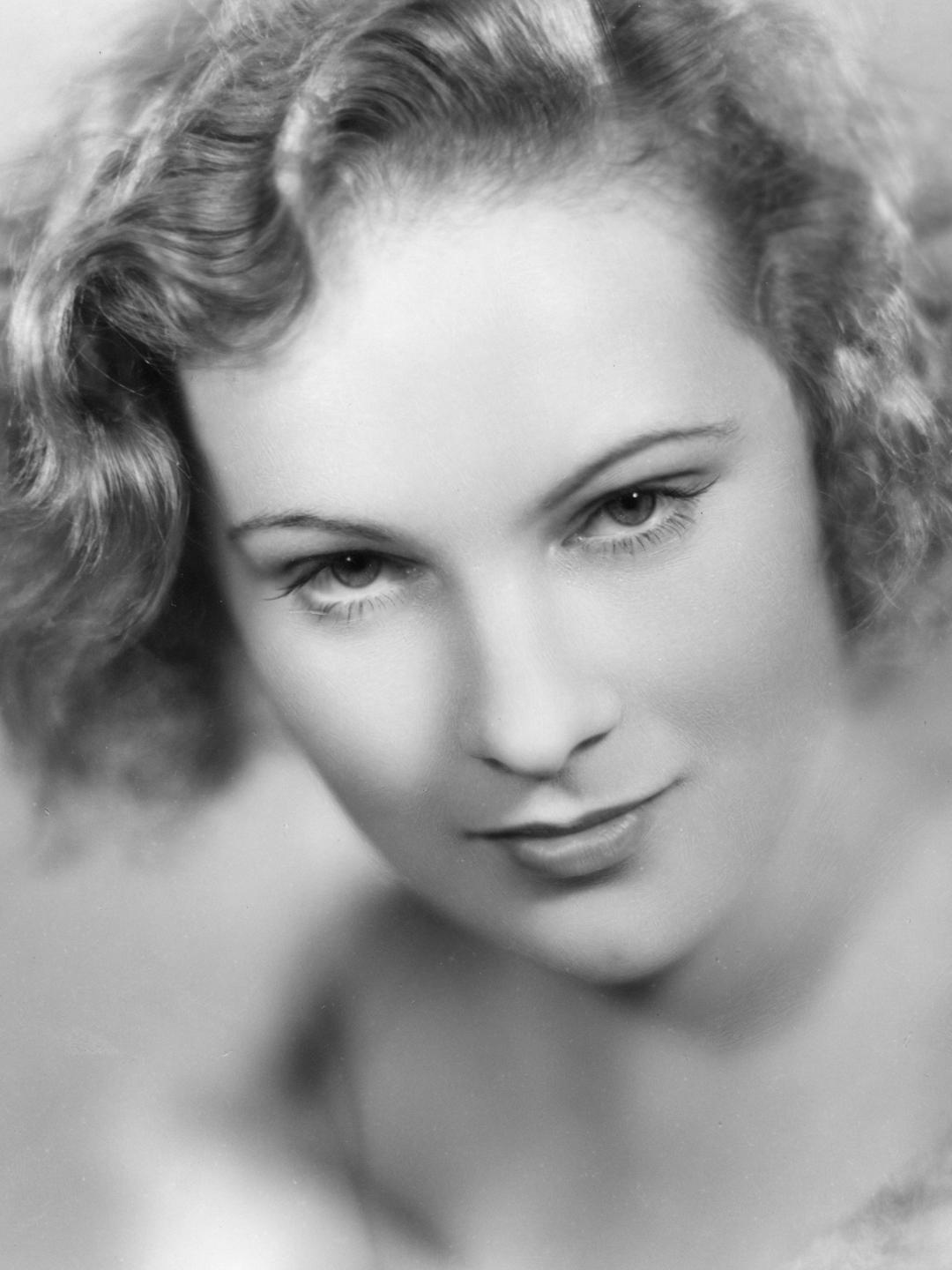 Mollie Ellis Pictures - Rotten Tomatoes