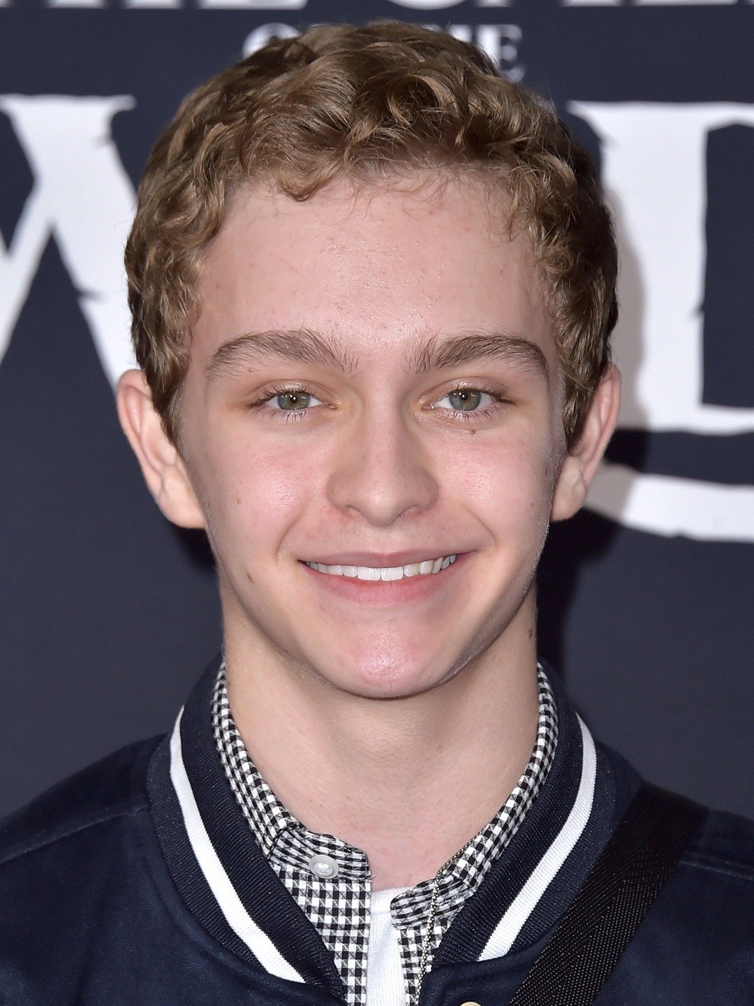 Gavin Lewis Pictures - Rotten Tomatoes