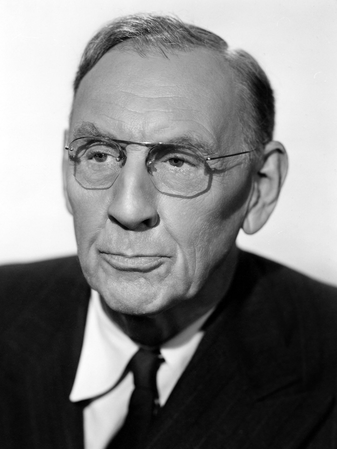 Basil Ruysdael Pictures - Rotten Tomatoes