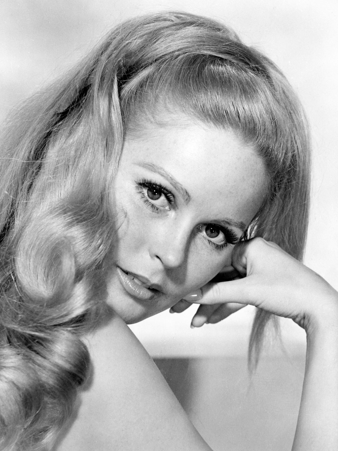 Veronica Carlson Pictures - Rotten Tomatoes