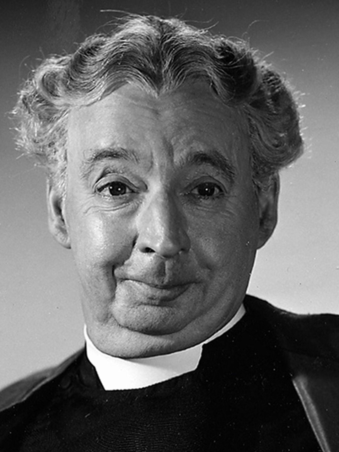 Miles Malleson Pictures - Rotten Tomatoes