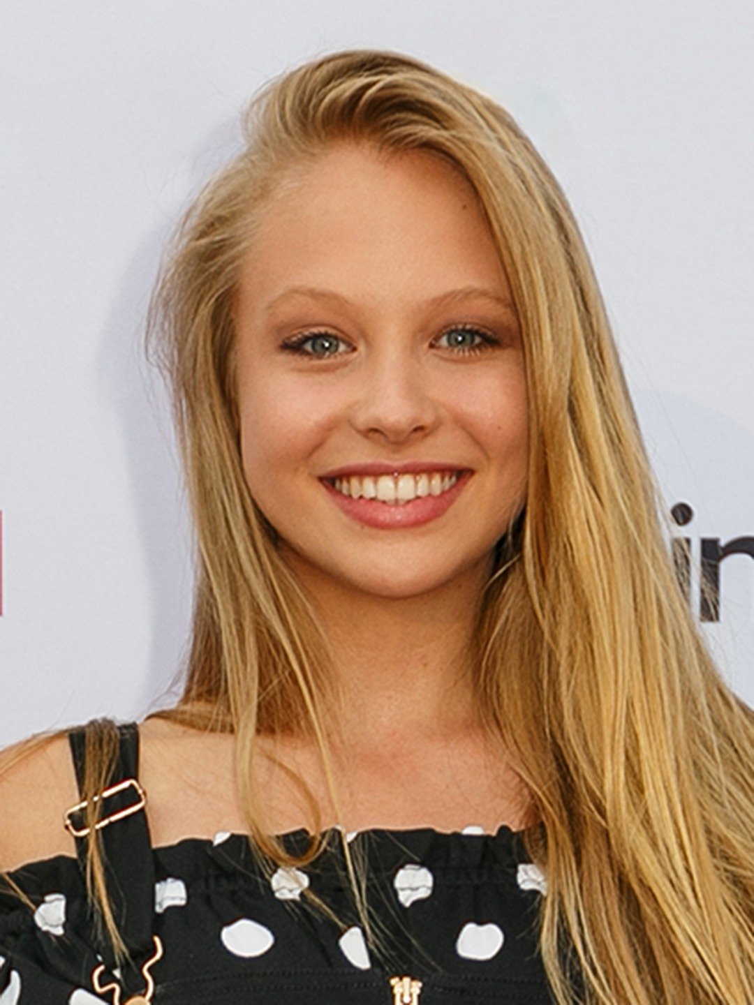 Olivia Deeble's Instagram, Twitter & Facebook on IDCrawl