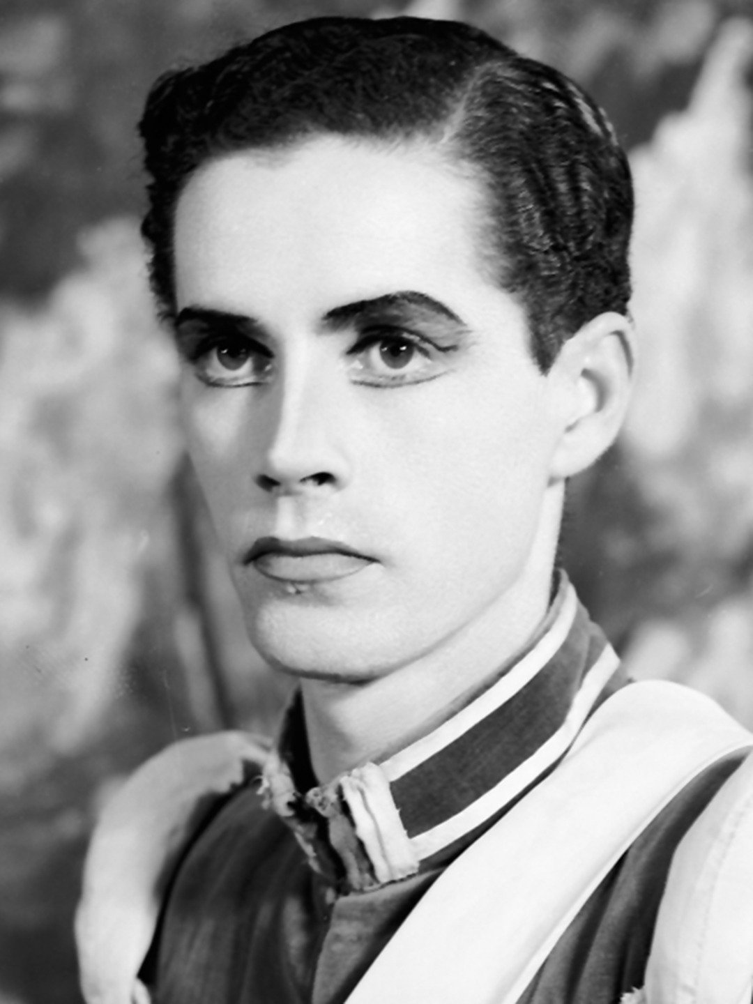 Hugh Laing Pictures - Rotten Tomatoes