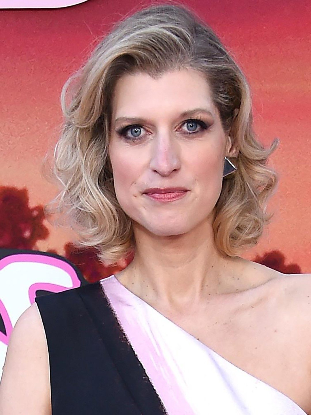 Annabel Oakes Pictures - Rotten Tomatoes