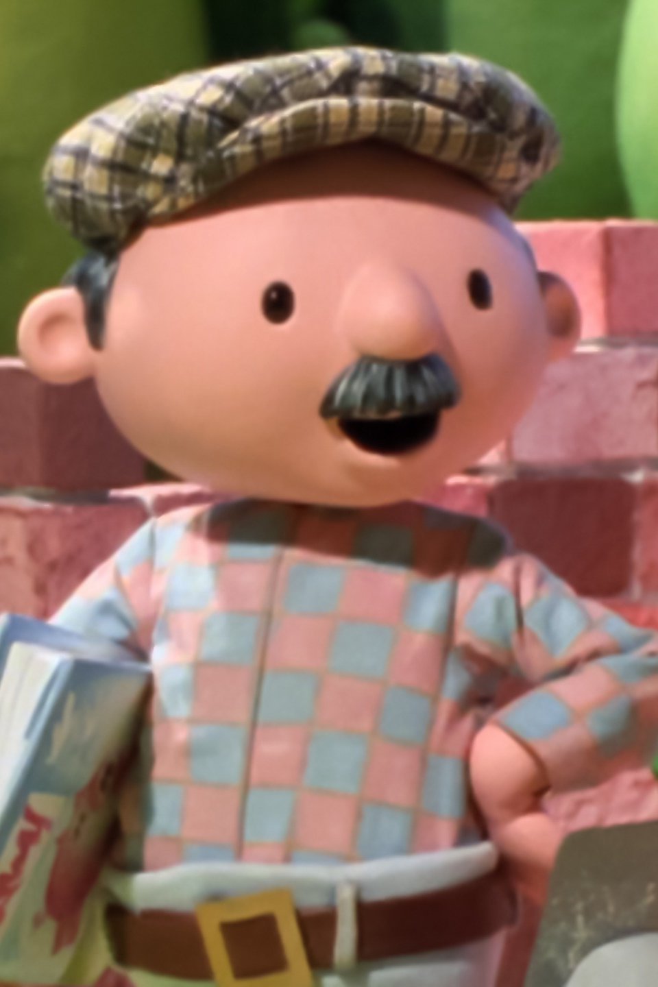 Scruffty on Guard Pictures - Rotten Tomatoes