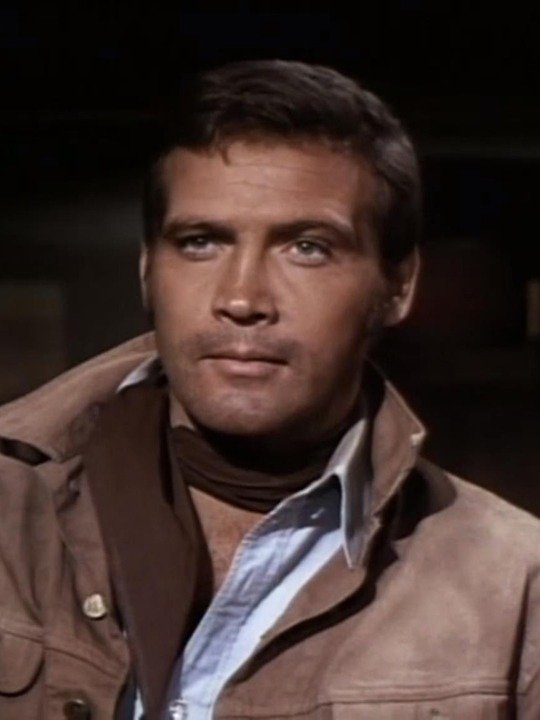 Lorri Scott's Instagram, Twitter & Facebook on IDCrawl