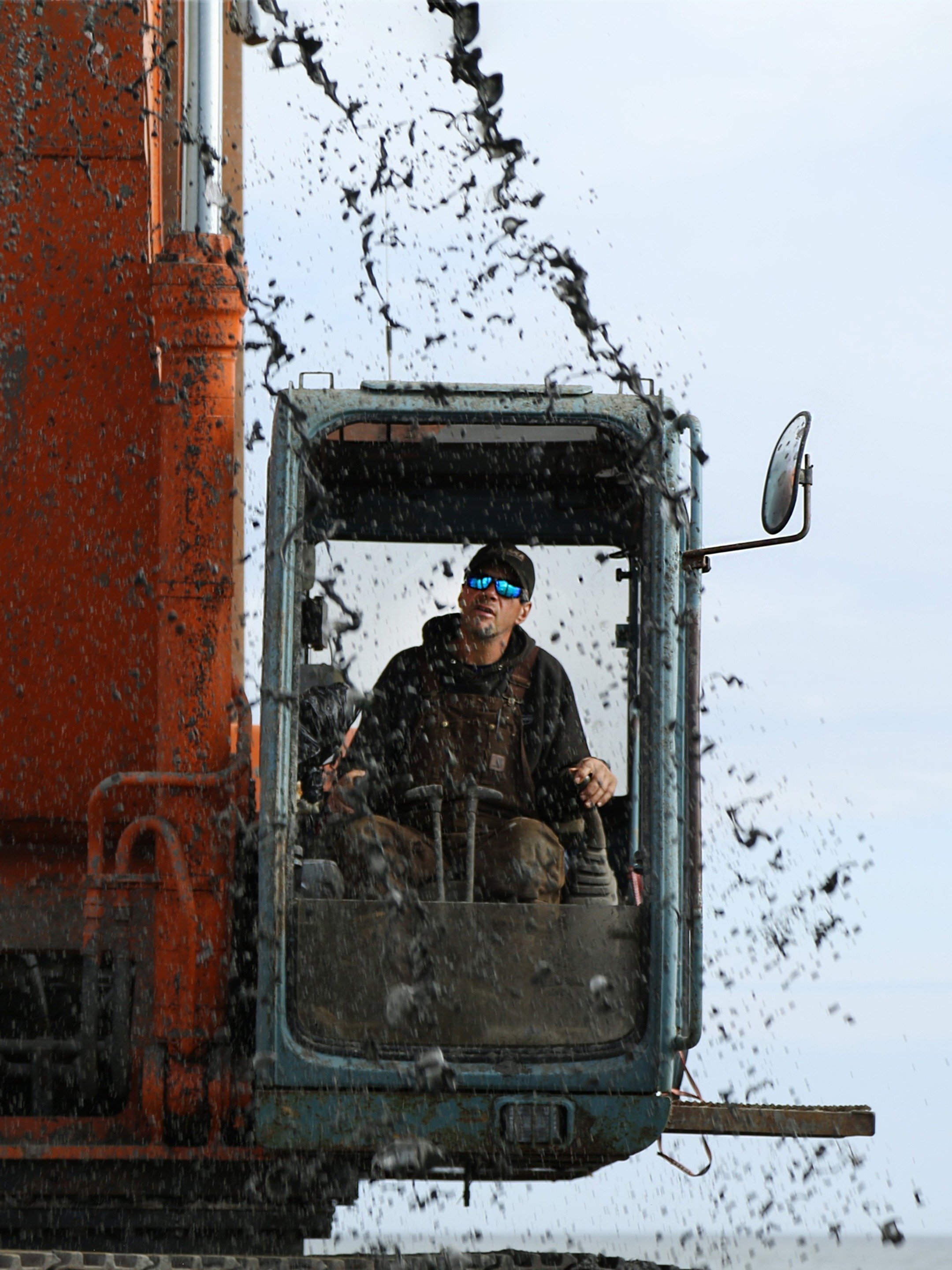 Backhoe Wars Pictures - Rotten Tomatoes