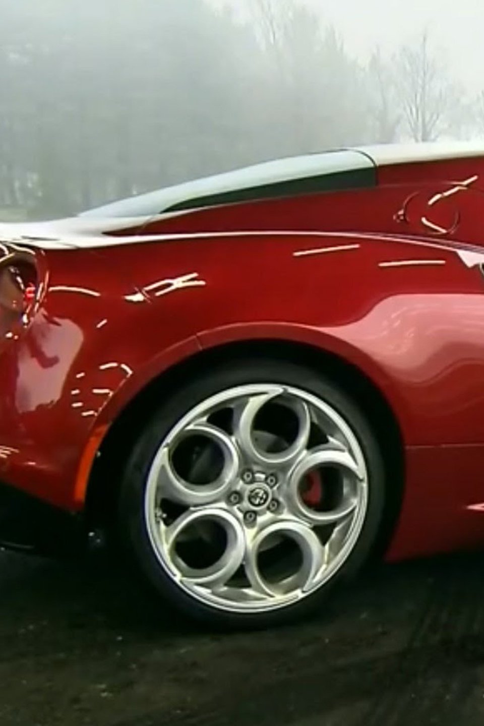 Alpha Romeo 4C Pictures - Rotten Tomatoes