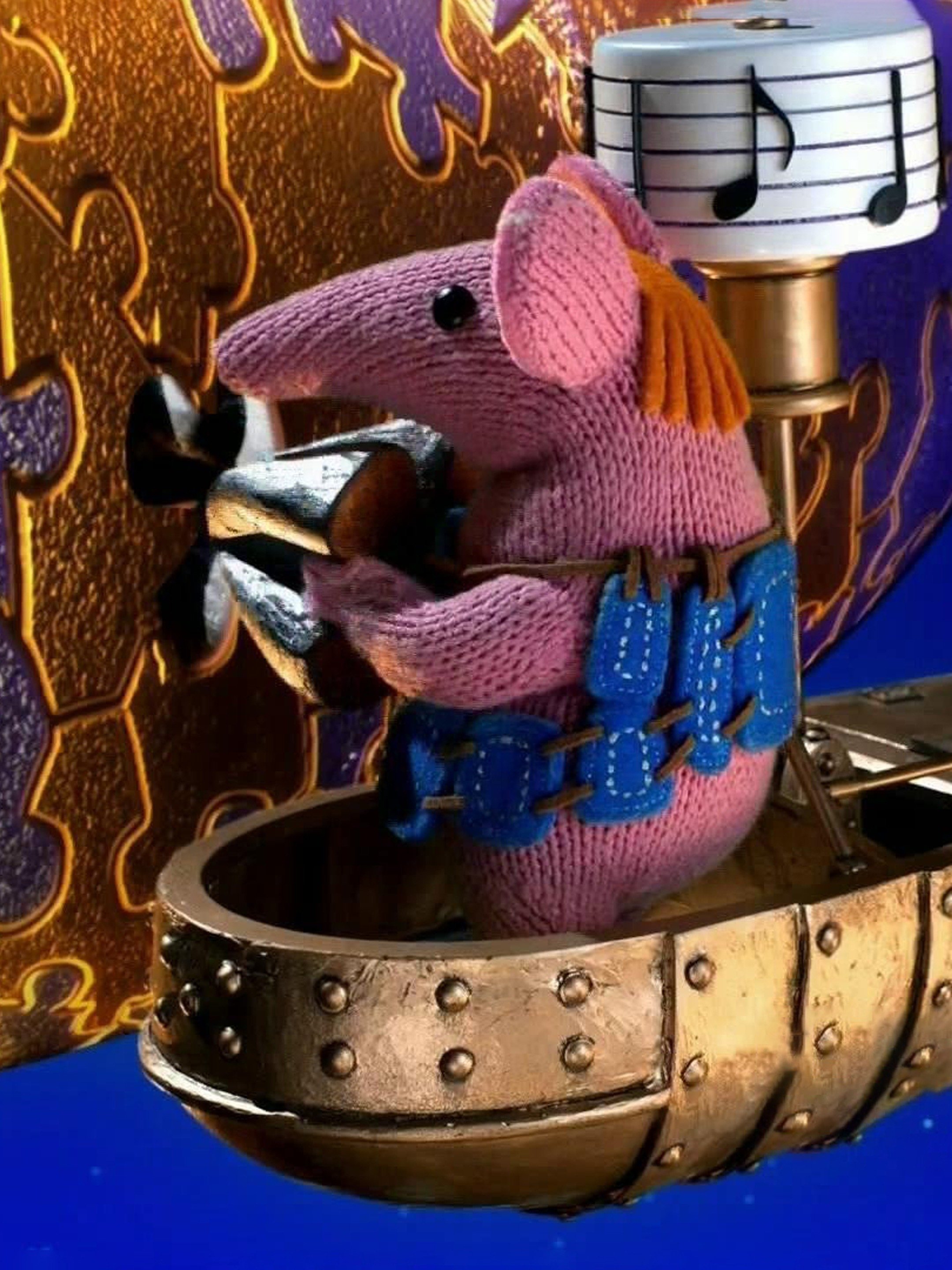 The Little Thing Pictures - Rotten Tomatoes