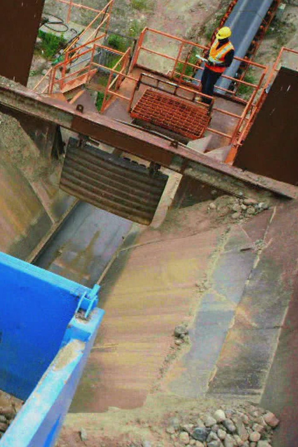 The Rock Crunching Runaround; Bling Rig Overload Pictures - Rotten Tomatoes