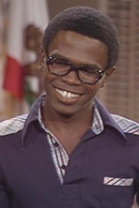 Raj Goes to Press Pictures - Rotten Tomatoes