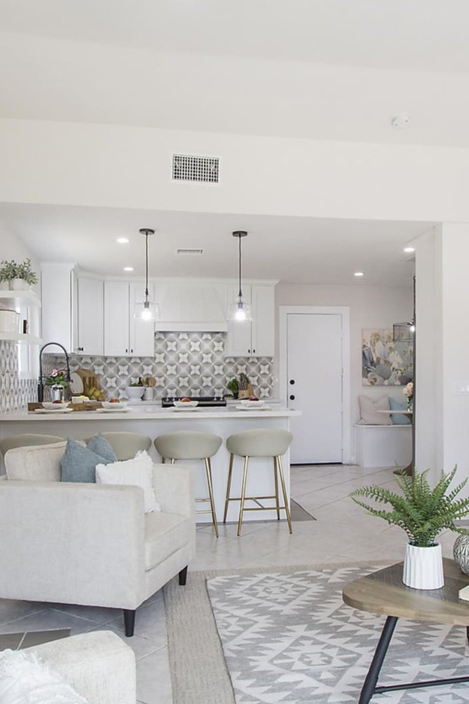 Hot Mess Pictures - Rotten Tomatoes