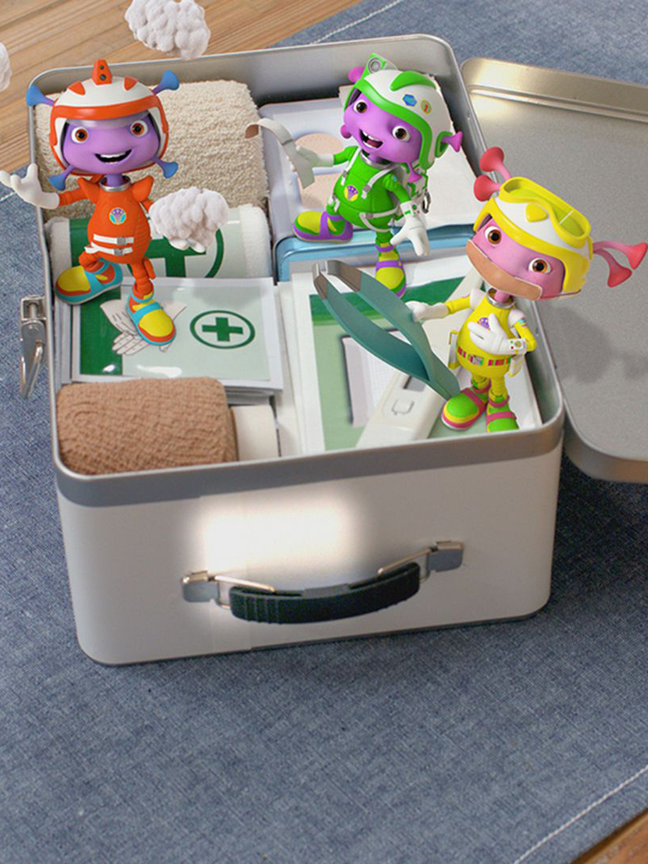 Project First Aid Kit Pictures - Rotten Tomatoes