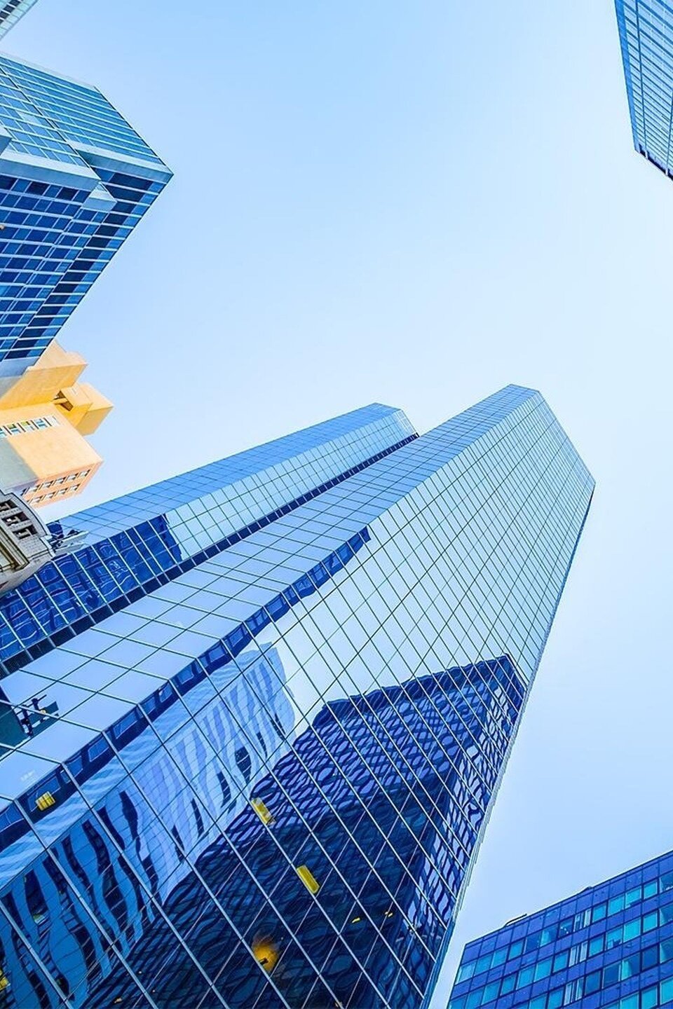 High-Risk High-Rise Pictures - Rotten Tomatoes