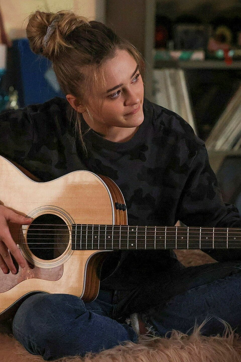 Not Alone Pictures - Rotten Tomatoes