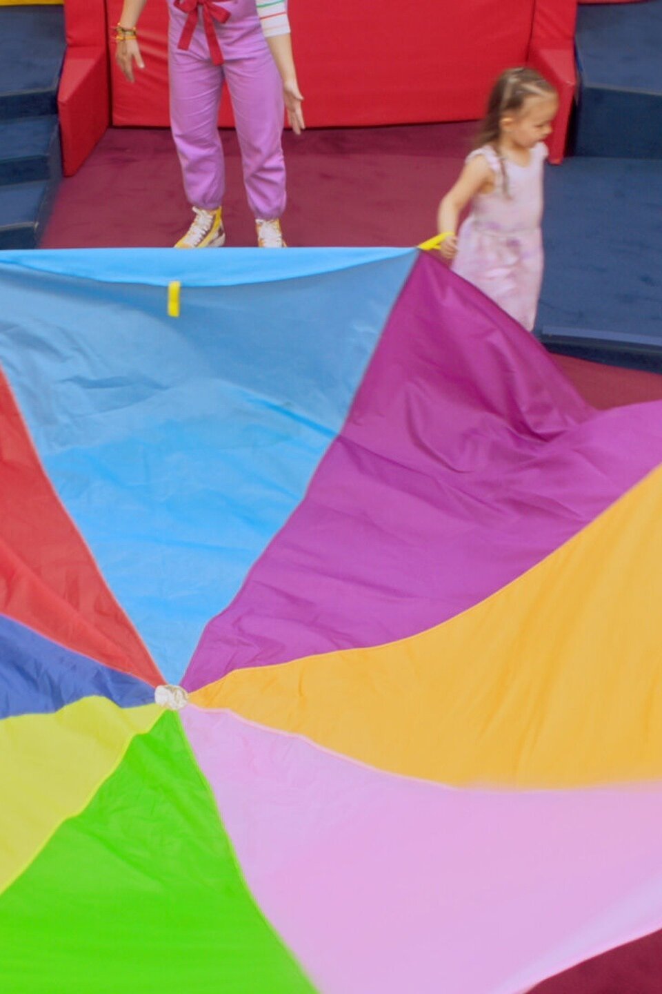 Roundy Round Pictures - Rotten Tomatoes