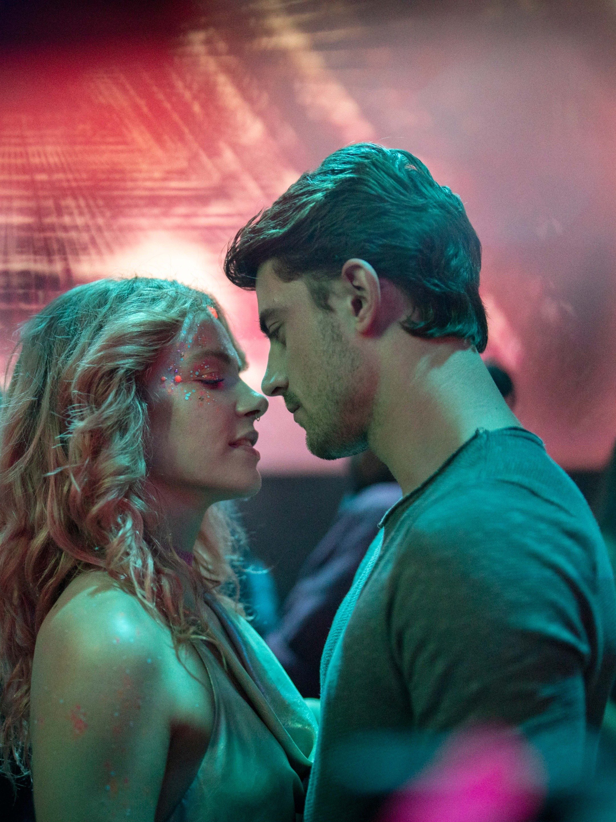 Episode 1 Pictures - Rotten Tomatoes