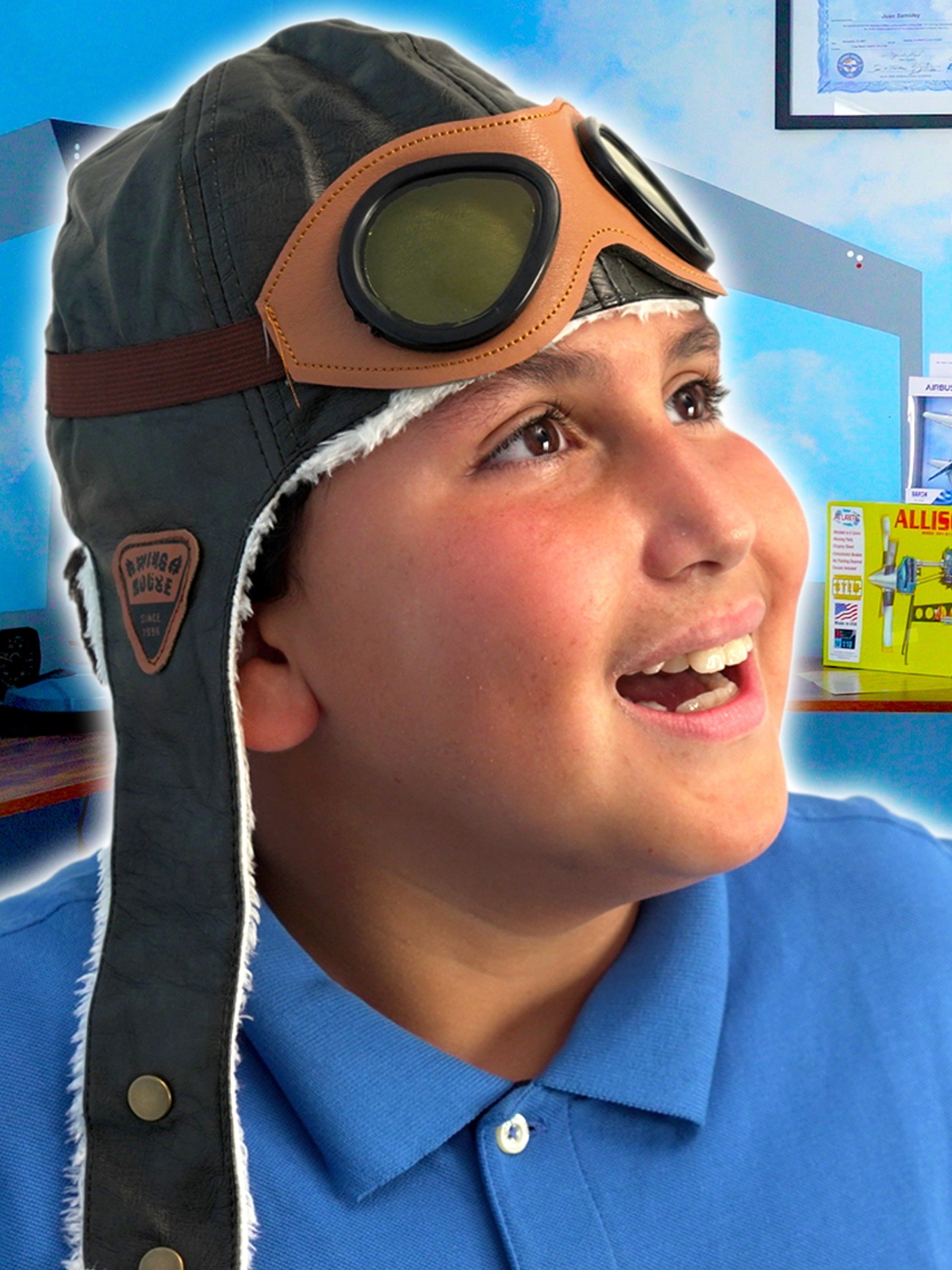 Junior Pilot Lands a New Airplane Room! Pictures - Rotten Tomatoes