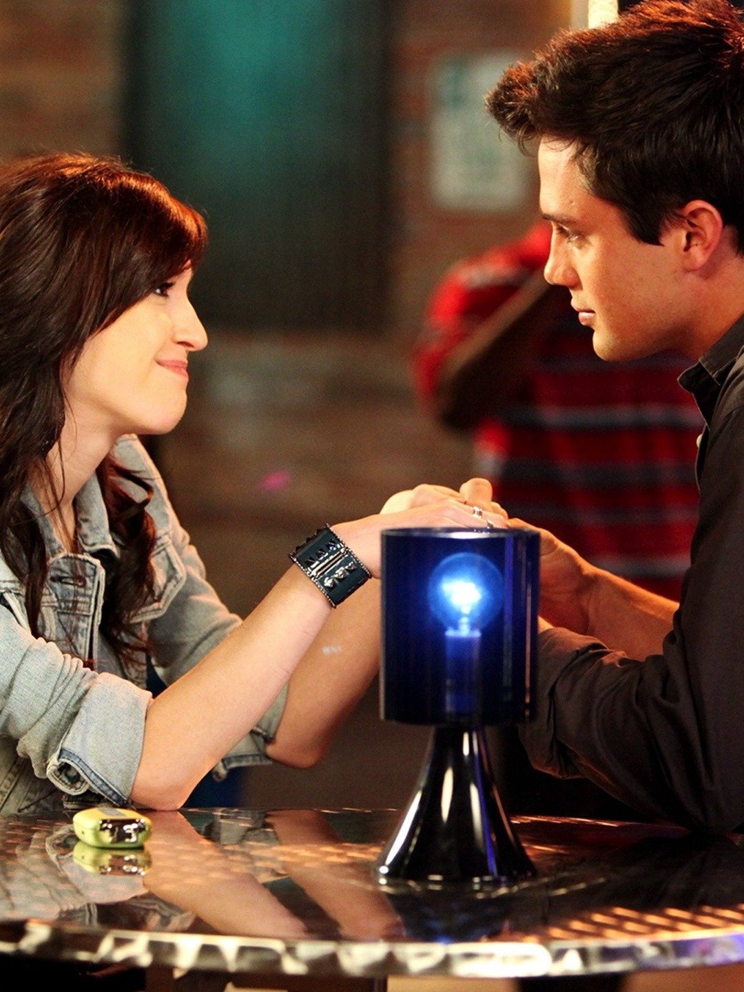 James Lafferty And Sophia Bush Kissing