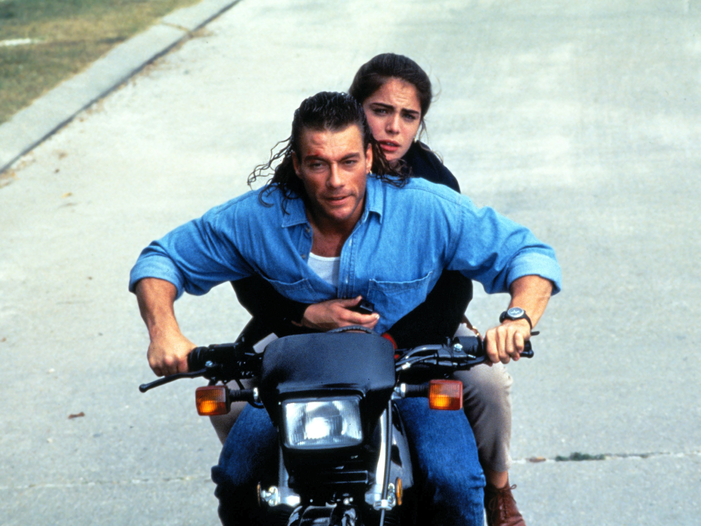 Hard Target: Official Clip - Hunter Becomes the Hunted - Trailers ...