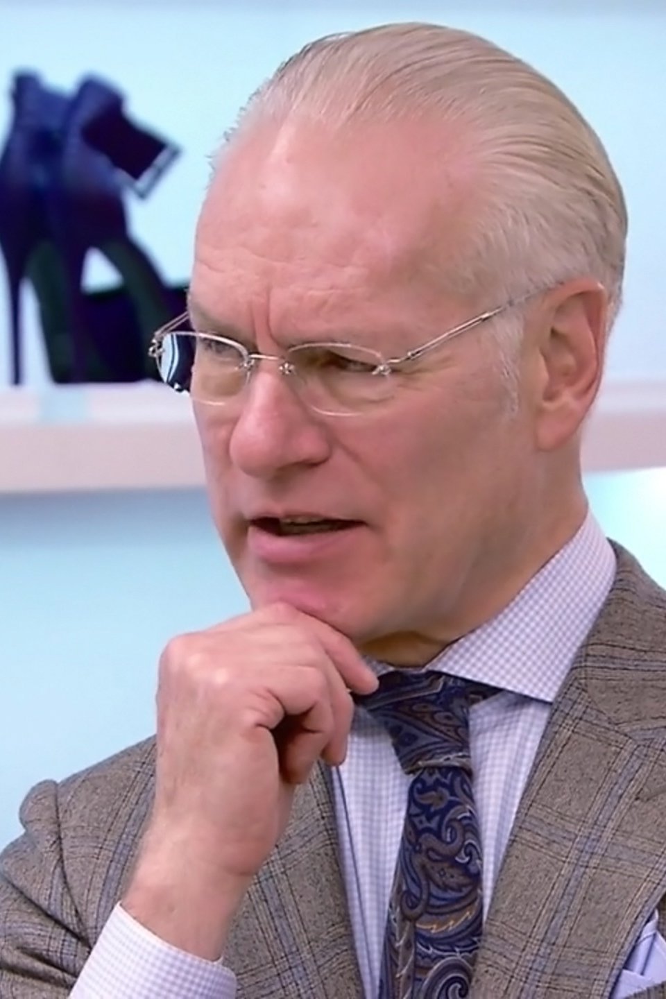 Tim Gunn Behind The Seams Of Season 9 Pictures Rotten Tomatoes