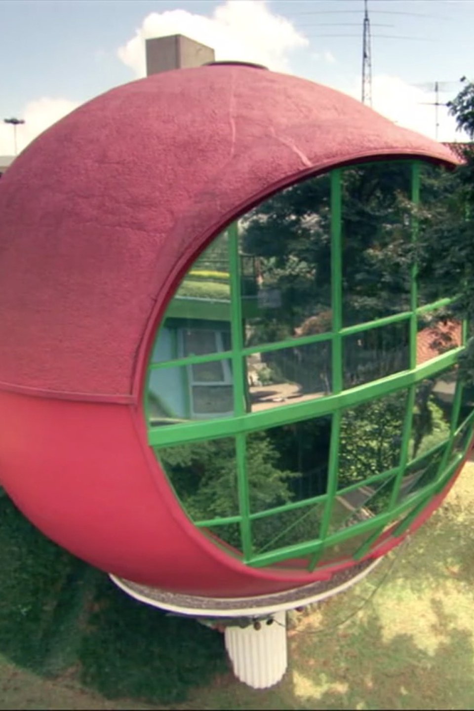 Mud Castle, Sphere, Cave Pictures - Rotten Tomatoes