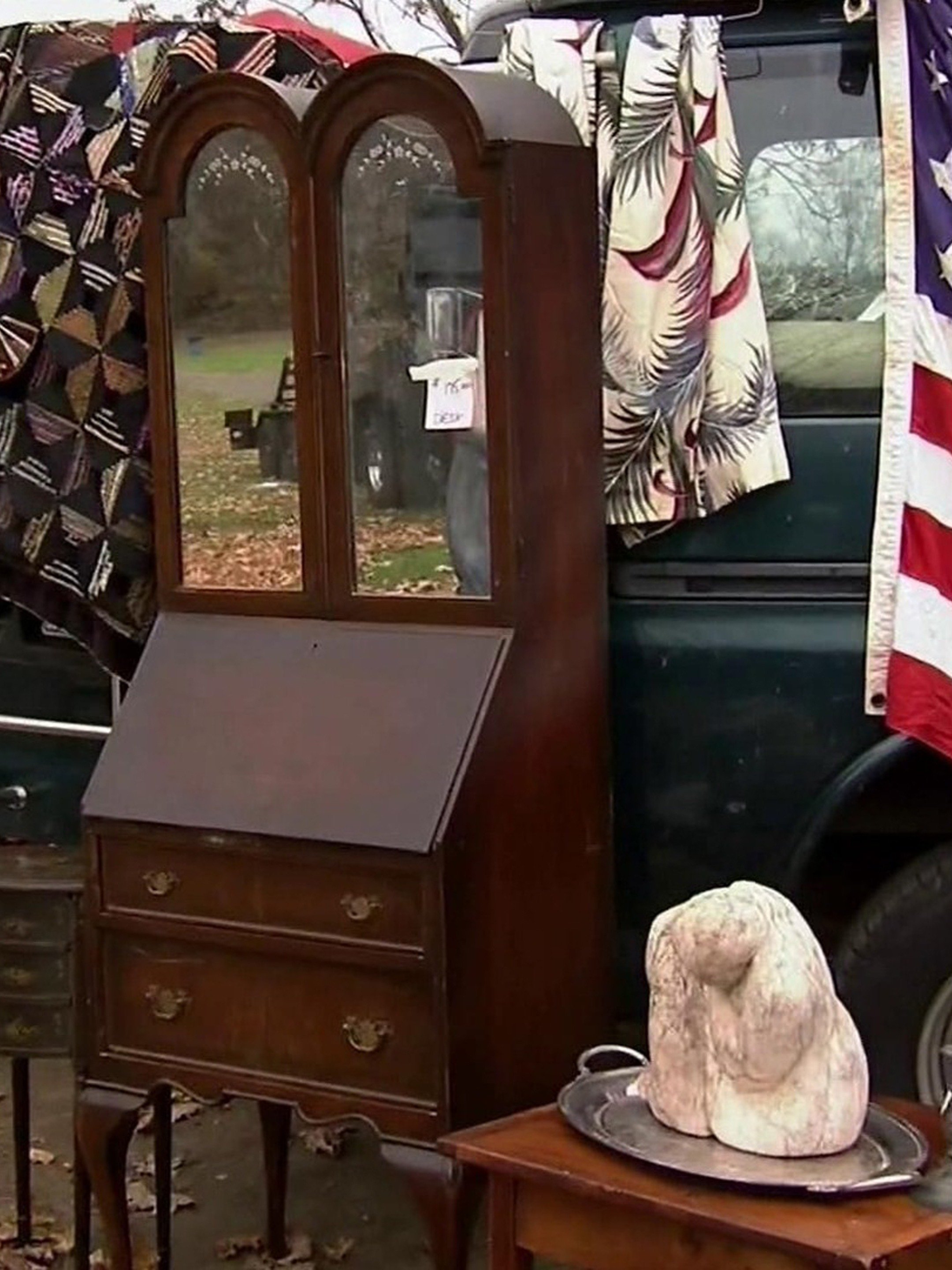 Holy Cow Table Pictures - Rotten Tomatoes